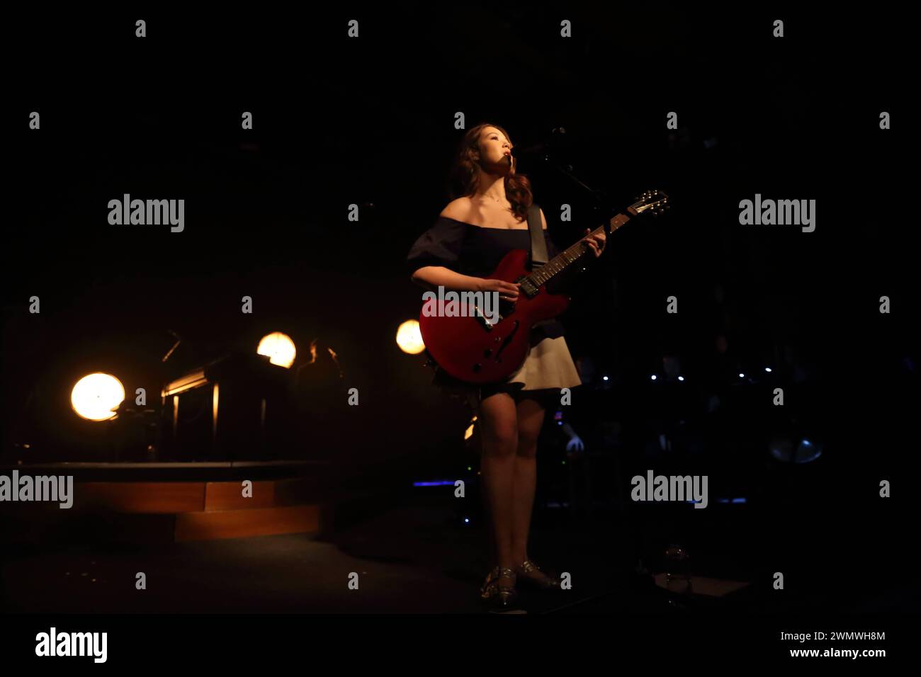 Laufey Lin Jonsdottir alias Laufey bei einem Konzert im Astra ...
