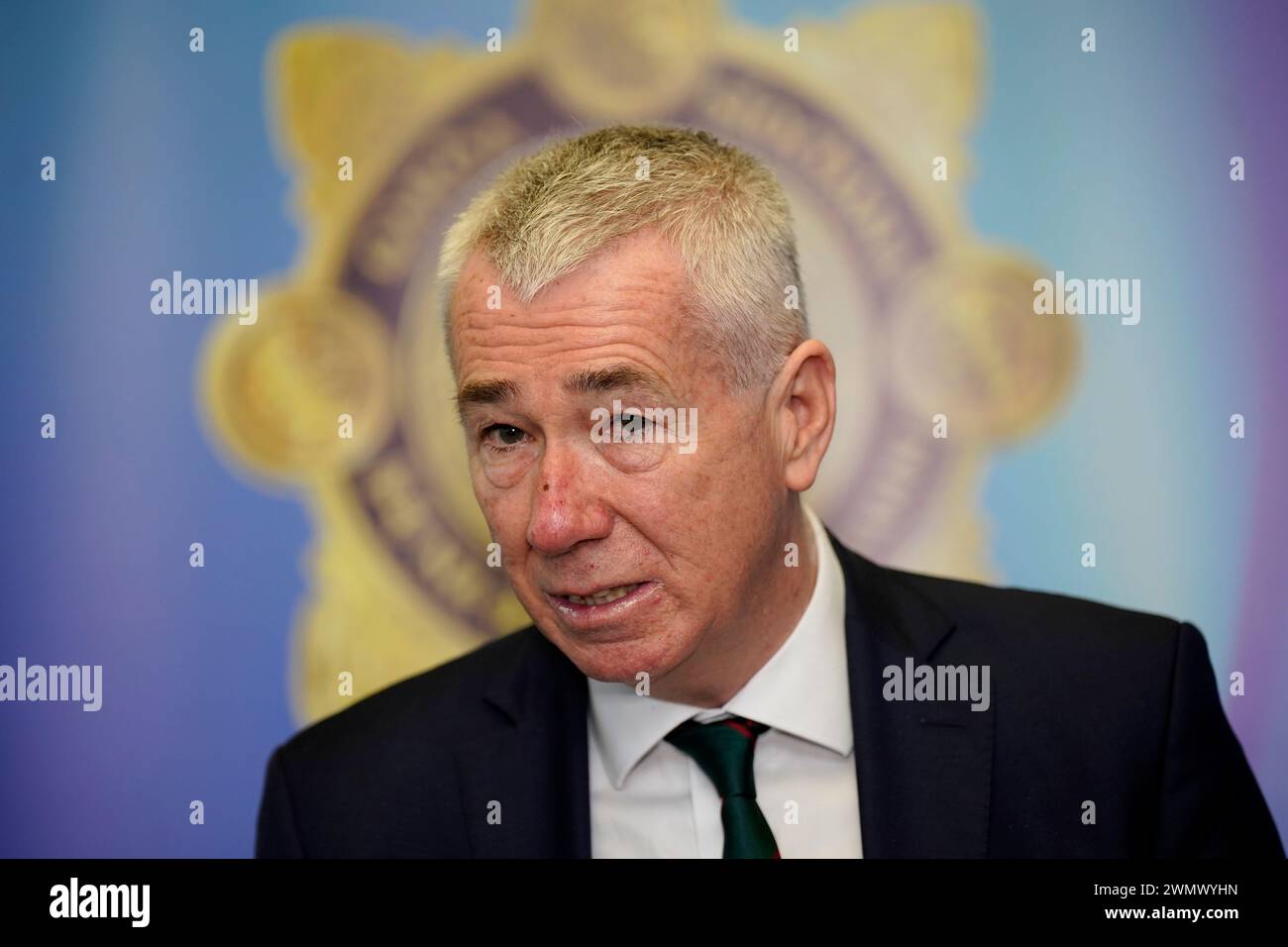 Jon Boutcher, capo del PSNI, parla durante la conferenza della polizia ...
