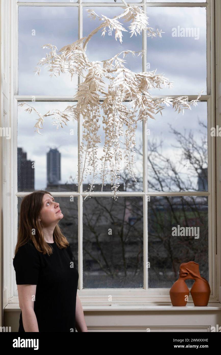 L'USO EDITORIALE SOLO lanciato presenta opere degli artisti Zuleika ...