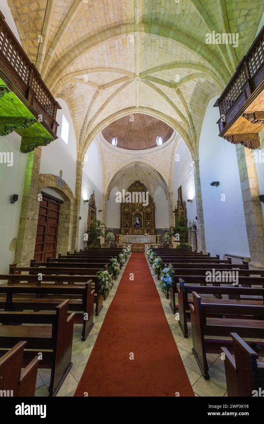Pala d'altare in abside immagini e fotografie stock ad alta risoluzione ...