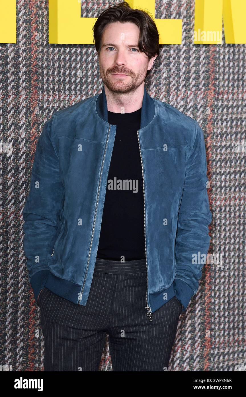 Joseph Dempsie bei der Premiere der Netflix-serie The Gentlemen im ...