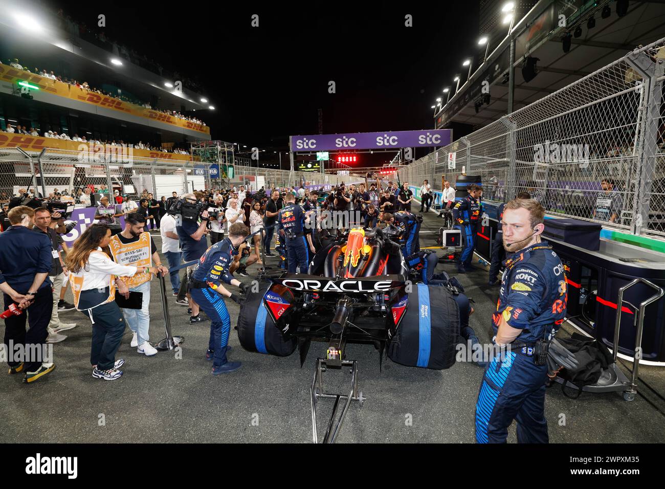 01 VERSTAPPEN Max (nld), Red Bull Racing RB20, griglia di partenza ...