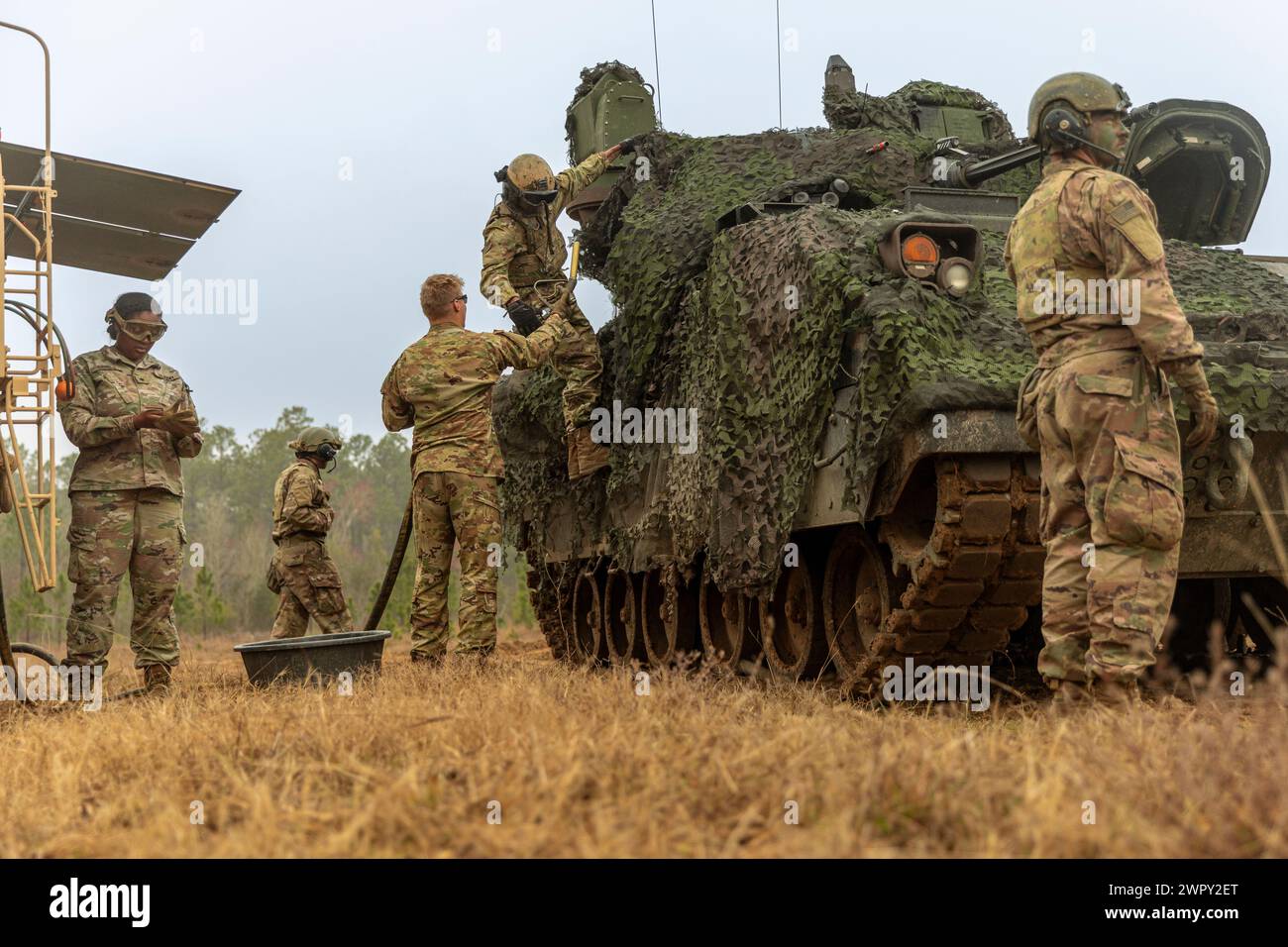 M2a4 veicolo da combattimento bradley immagini e fotografie stock ad ...