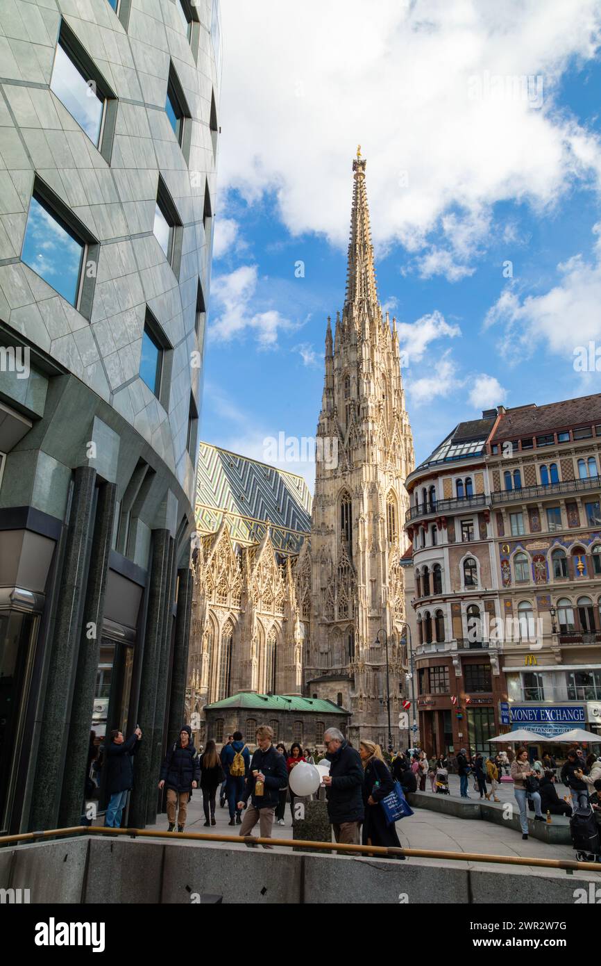 Pummerin bell vienna immagini e fotografie stock ad alta risoluzione ...