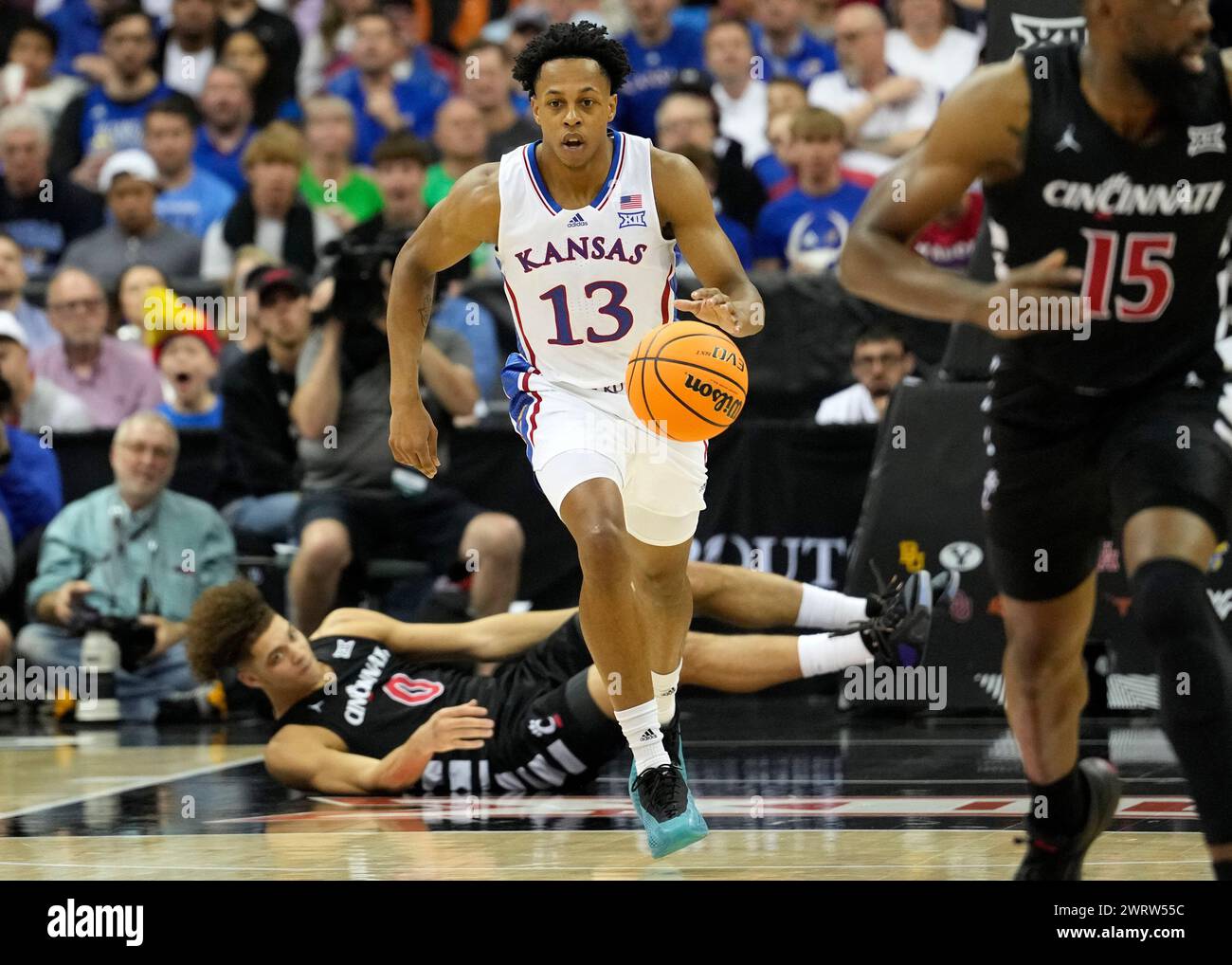 13 MARZO 2024: La guardia dei Kansas Jayhawks Elmarko Jackson (13 ...