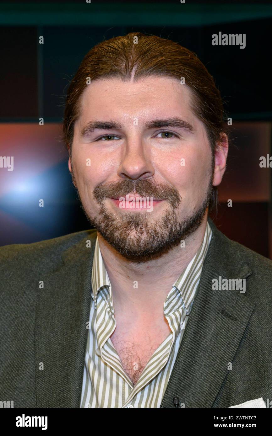 Alexander Prinz - Youtuber - Der Dunkle Parabelritter - und Autor ...