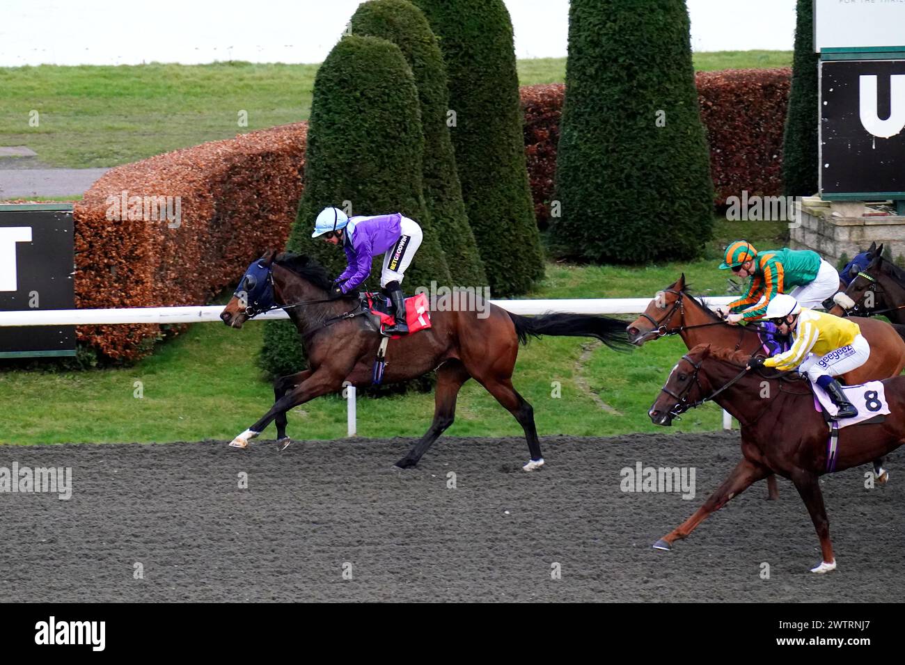 Foto del file datata 22-01-2024 di Flag Carrier (a sinistra), che può ...