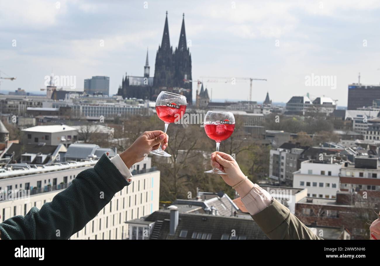 Zu prosten immagini e fotografie stock ad alta risoluzione - Alamy