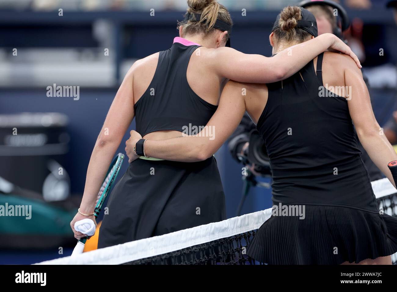 Aryna sabalenka und paula badosa immagini e fotografie stock ad alta ...
