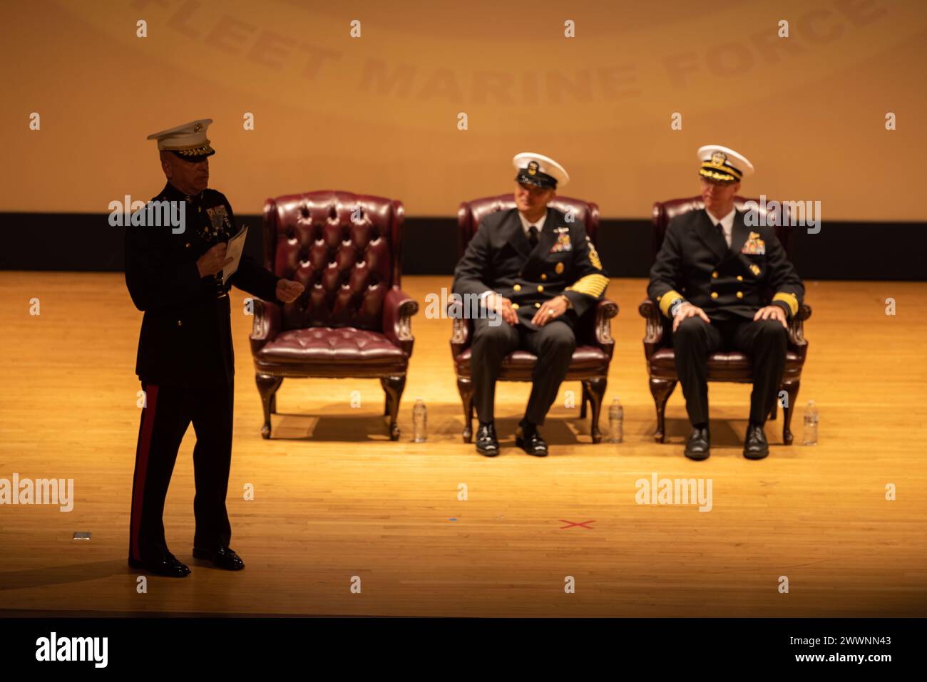 U.S. Marine Corps tenente generale David Ottignon, comandante generale ...