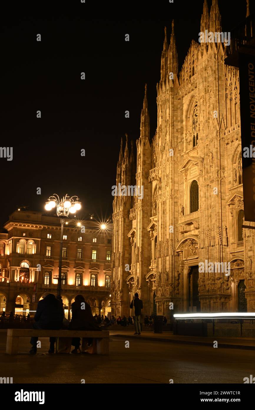Cattedrale di milano durante la notte immagini e fotografie stock ad ...