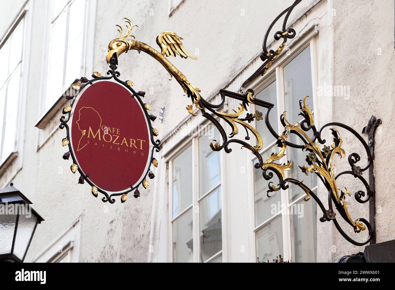 Ristorante de componist immagini e fotografie stock ad alta risoluzione ...
