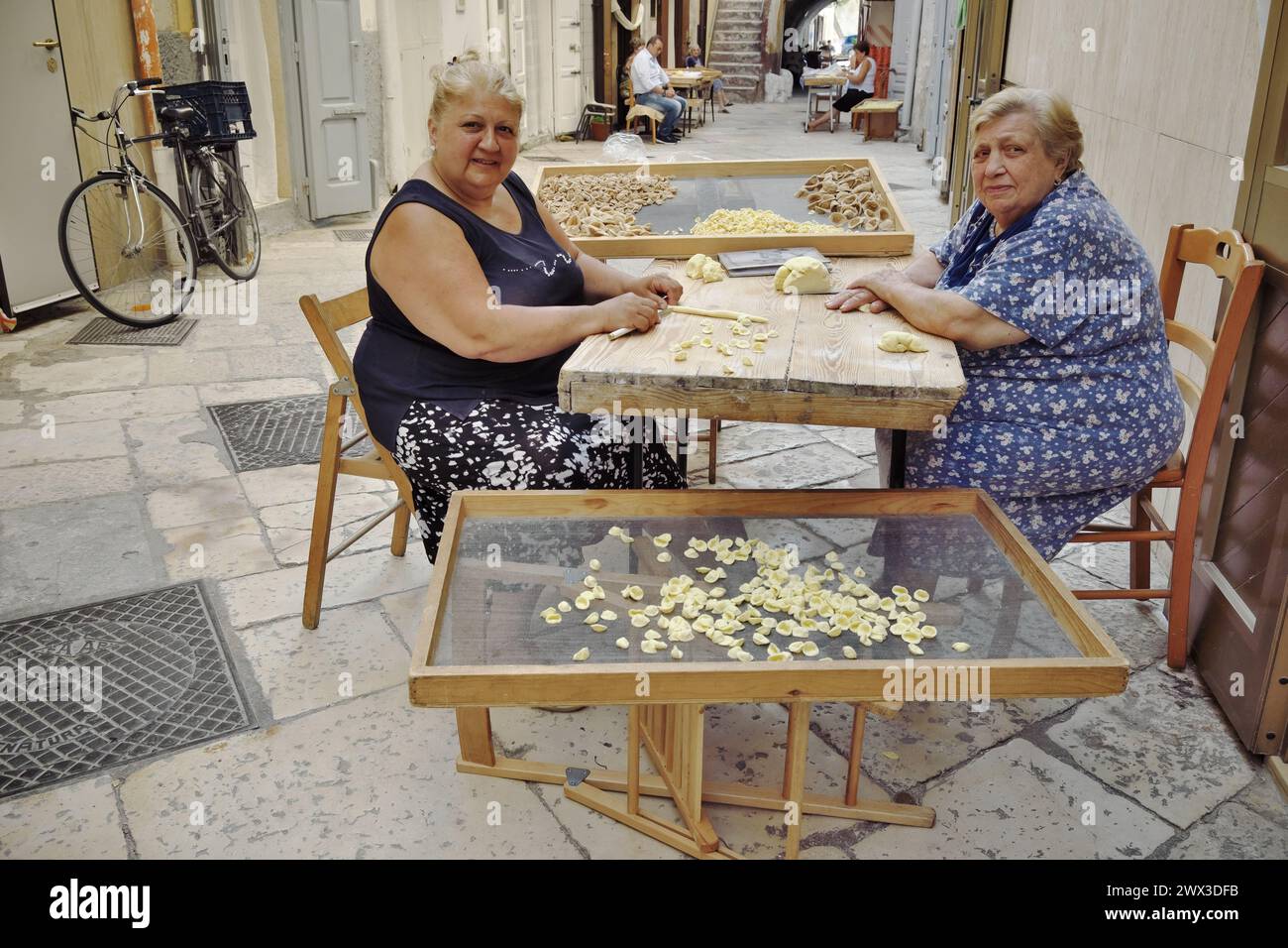 Vecchie donne italiane immagini e fotografie stock ad alta risoluzione ...