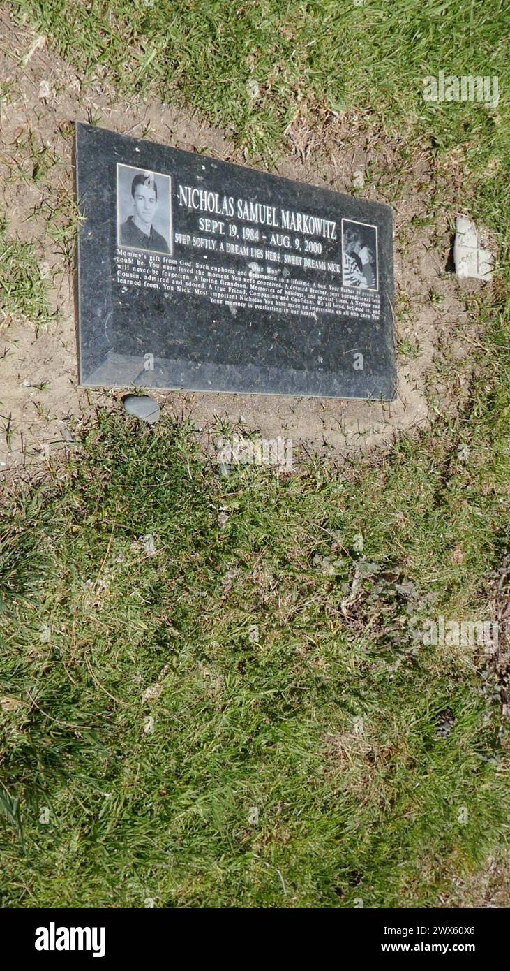 Mission Hills, California, USA 26 marzo 2024 la tomba di Nicholas Samuel Markowitz, era una ...