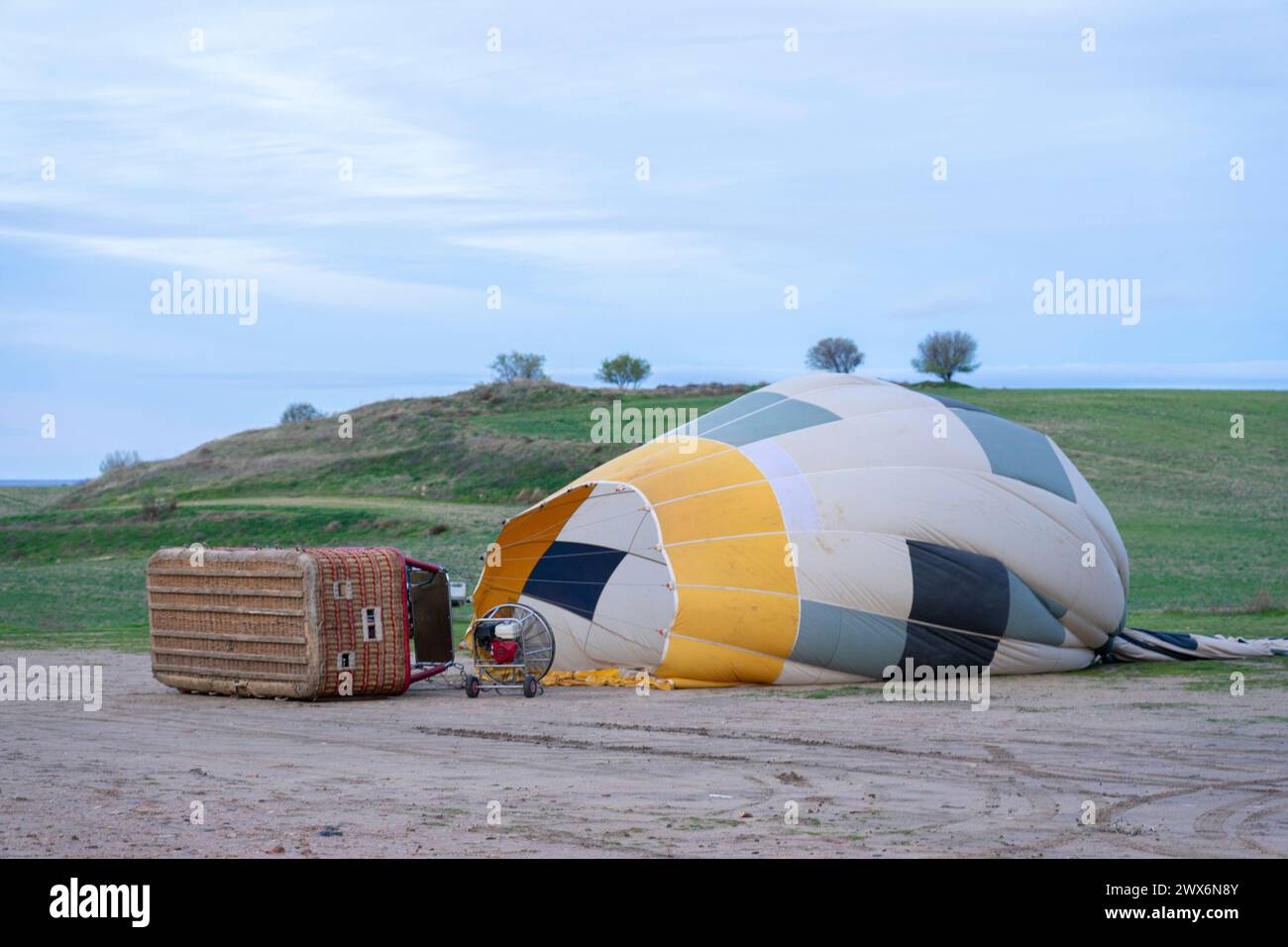 Mongolfiera sul terreno immagini e fotografie stock ad alta risoluzione ...