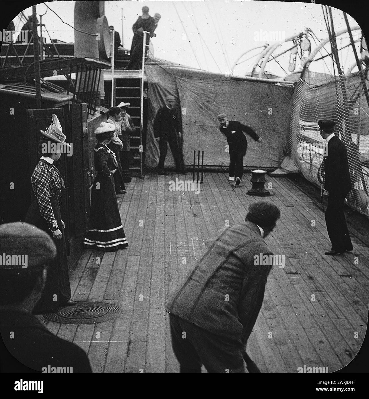 Hms cricket immagini e fotografie stock ad alta risoluzione - Alamy