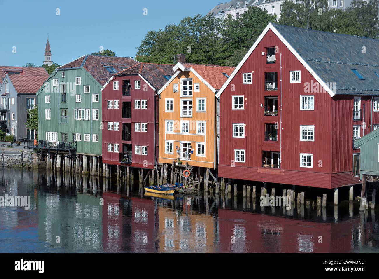 Maisons en bois immagini e fotografie stock ad alta risoluzione - Alamy