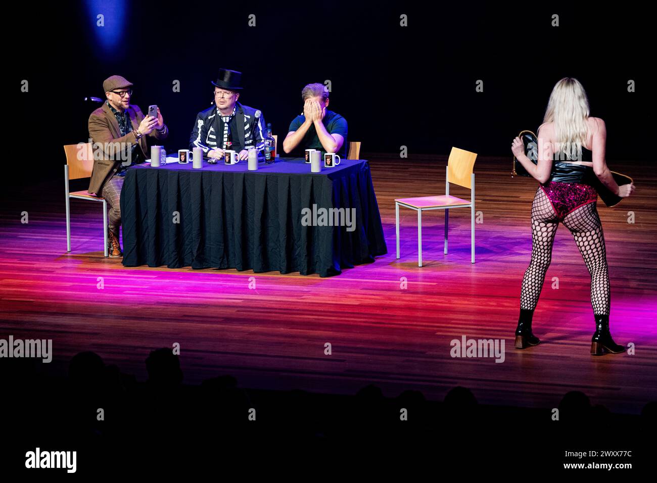 ALMERE - 02/04/2024, lo scrittore Andries Jelle de Jong e i talk maker ...