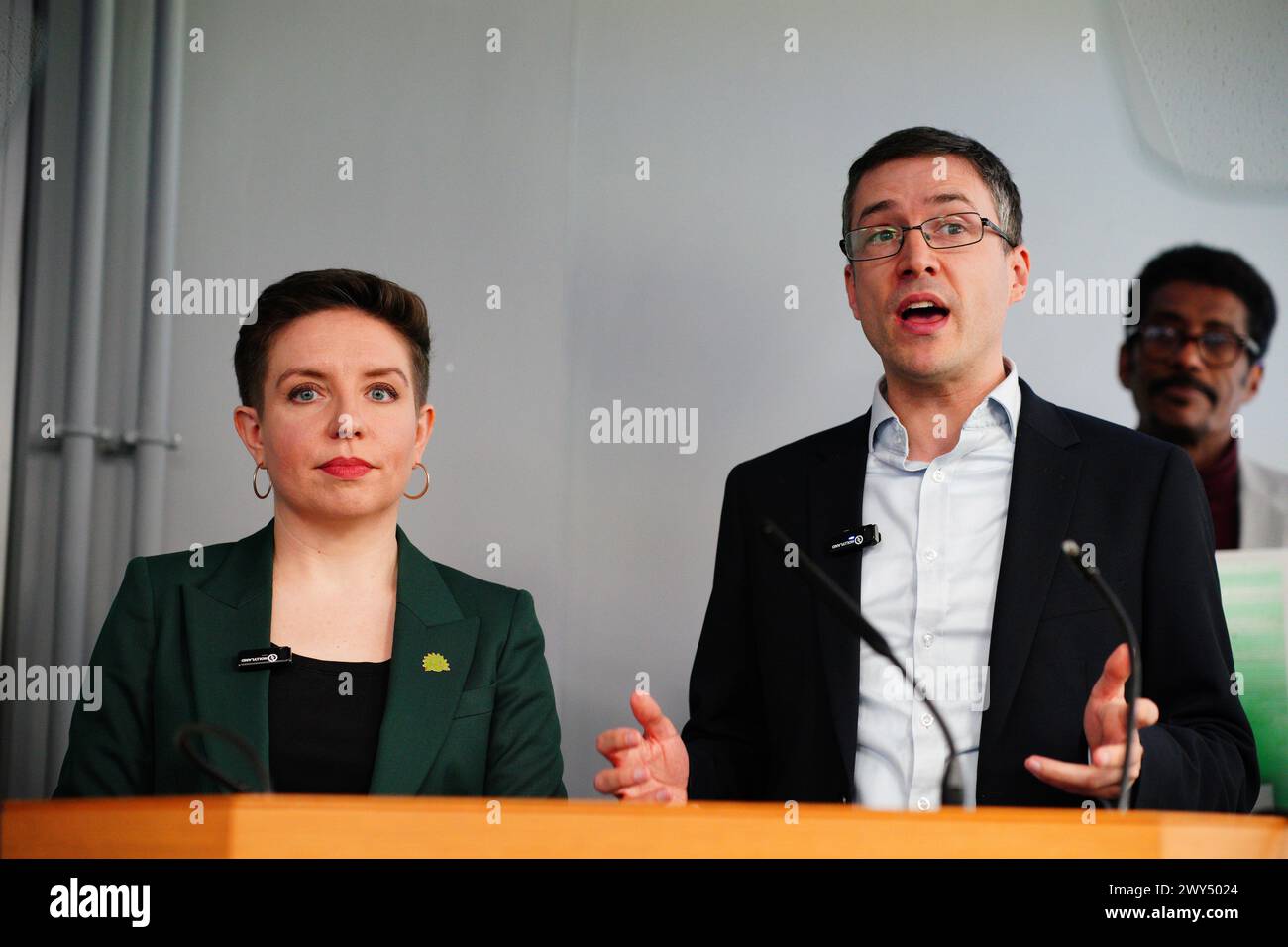 I co-leader del Green Party Carla Denyer e Adrian Ramsay parlano al ...