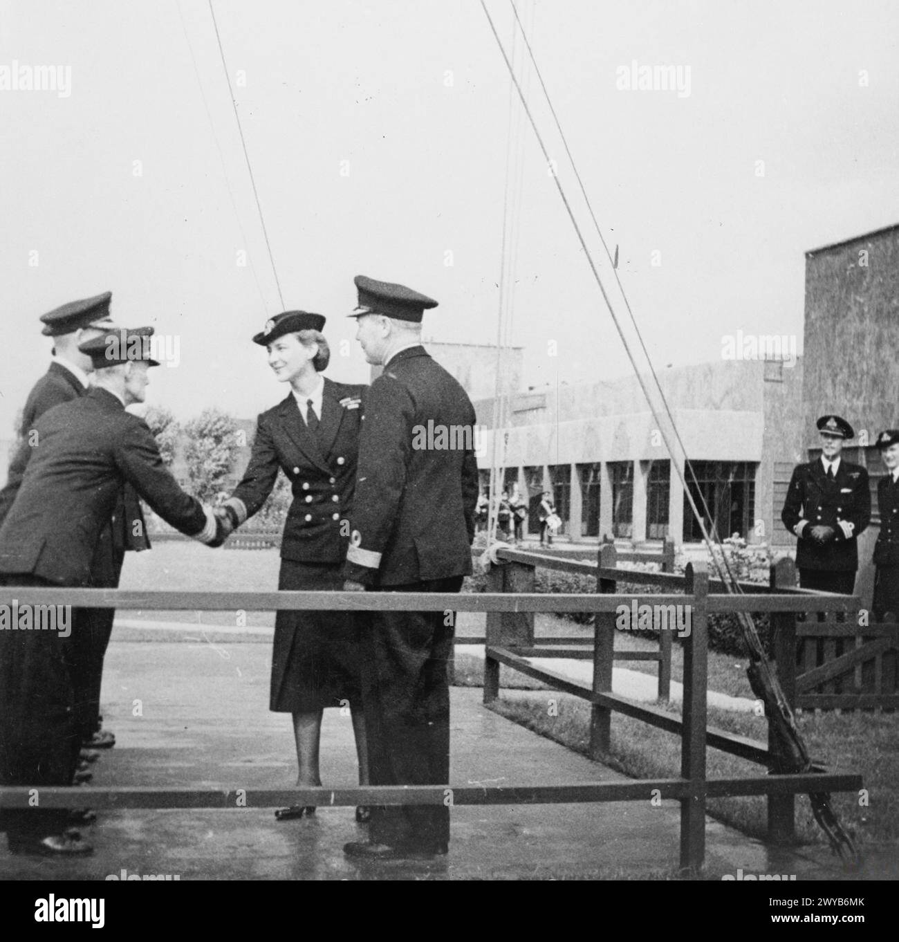 Sua altezza reale la Duchessa di Kent visita un'unità WRNS in un ...