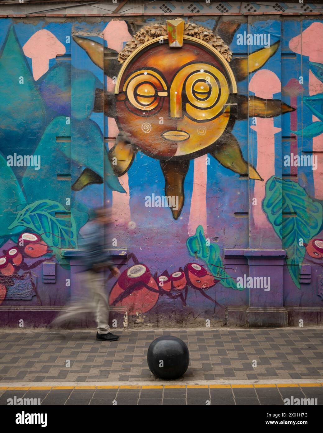 Lima mural immagini e fotografie stock ad alta risoluzione - Alamy