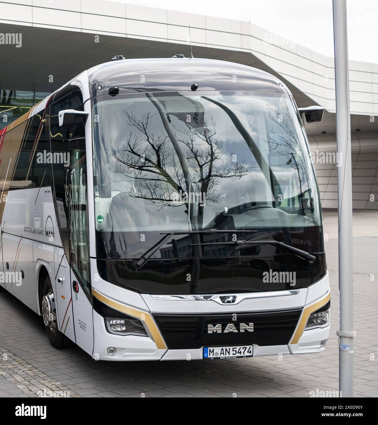 Muenchen GER, Mannschaftsbus Deutsche Fussball Nationalmannschaft zur ...