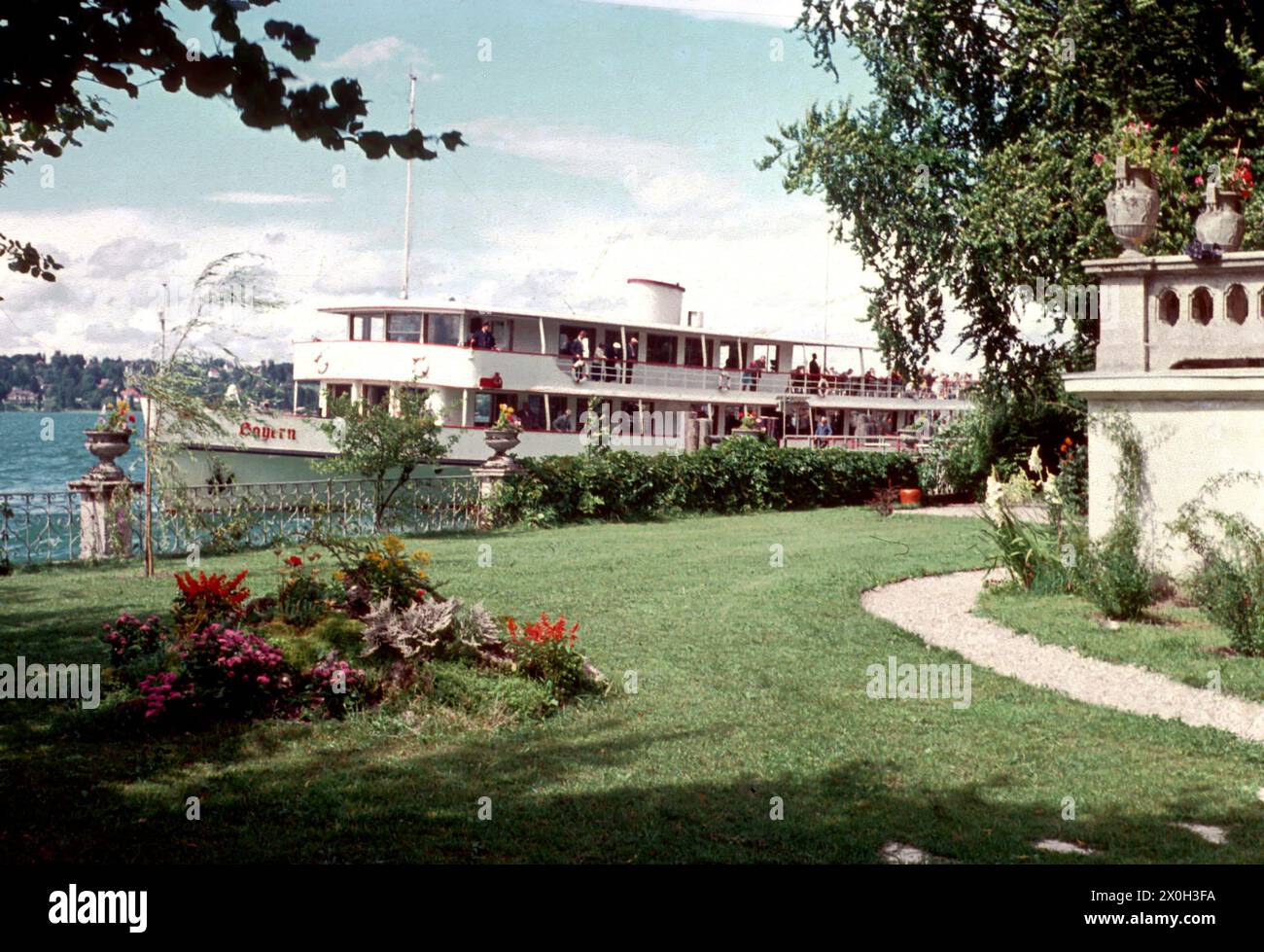 Barca da diporto sul lago starnberg immagini e fotografie stock ad alta ...