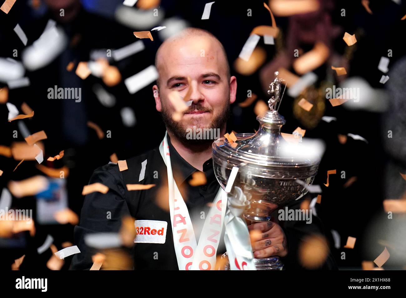 Foto del file del 01-05-2023 di Luca Brecel festeggia dopo aver vinto ...