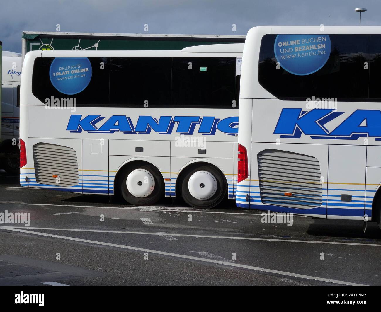 Anton Geisser 17.04.2024 Reisen Reisecar. Bild : Kantic Reisebus.Faehrt ...