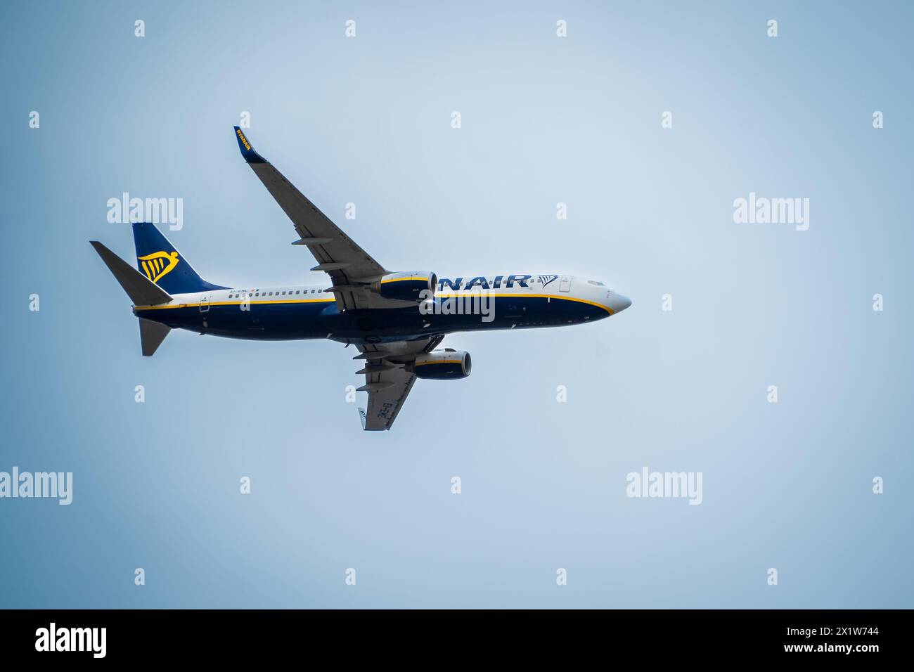 Aereo di linea in volo immagini e fotografie stock ad alta risoluzione ...