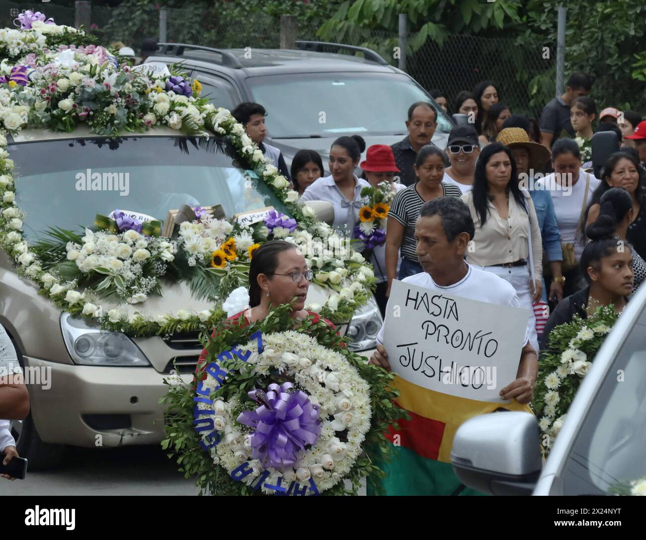SEPELIO ALCALDE PONCE Camilo Ponce Enriquez, viernes 19 de abril del 2024 EN el Cementerio ...