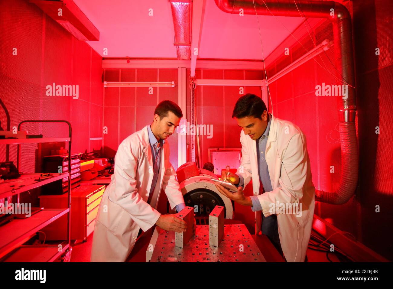 Certificazione di prodotti elettrici ed elettronici a bassa tensione immagini e fotografie stock ...