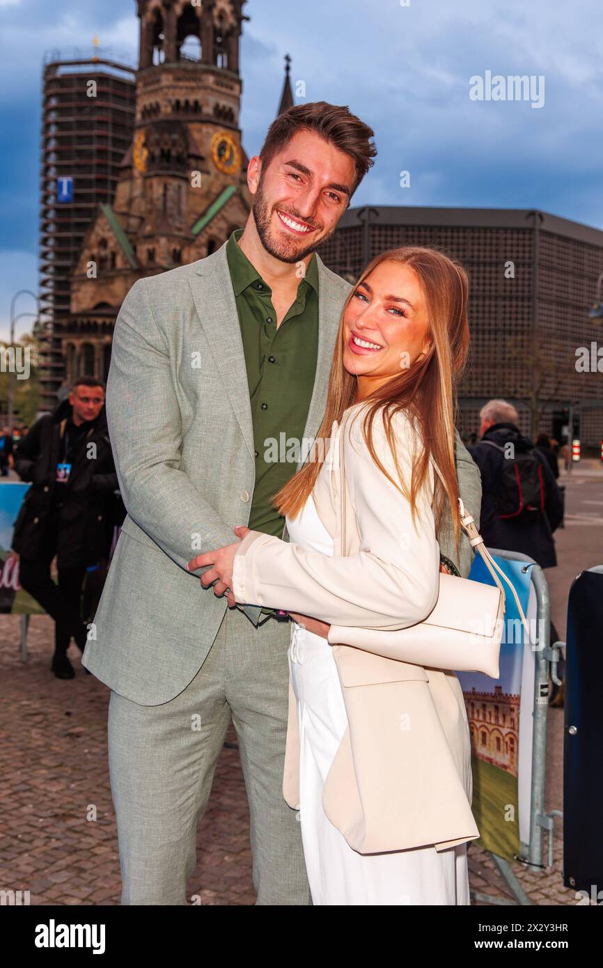 Amazon prime Premiere - Maxton Hall - Die Welt zwischen uns Dennis ...