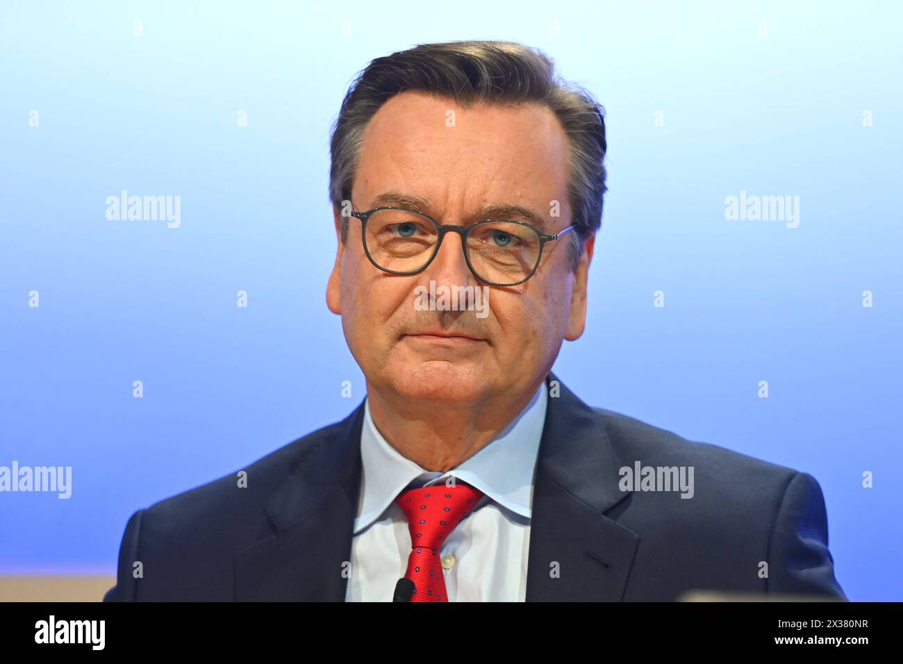 Dottoressa oec. publ. Joachim WENNING, Vorstandsvorsitzender ...