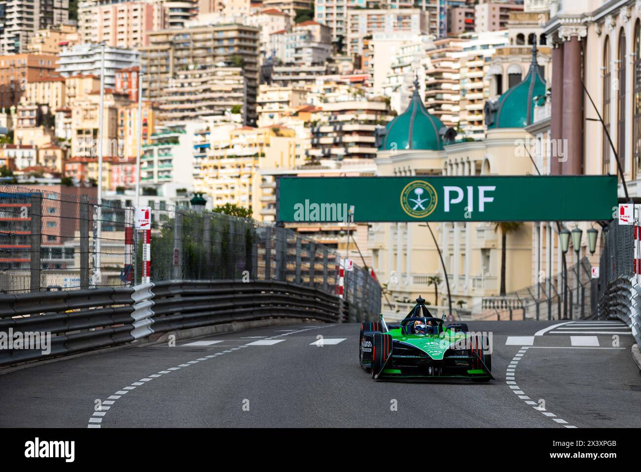 16 BUEMI Sebastien (swi), Envision Racing, Jaguar i-Type 6, azione ...