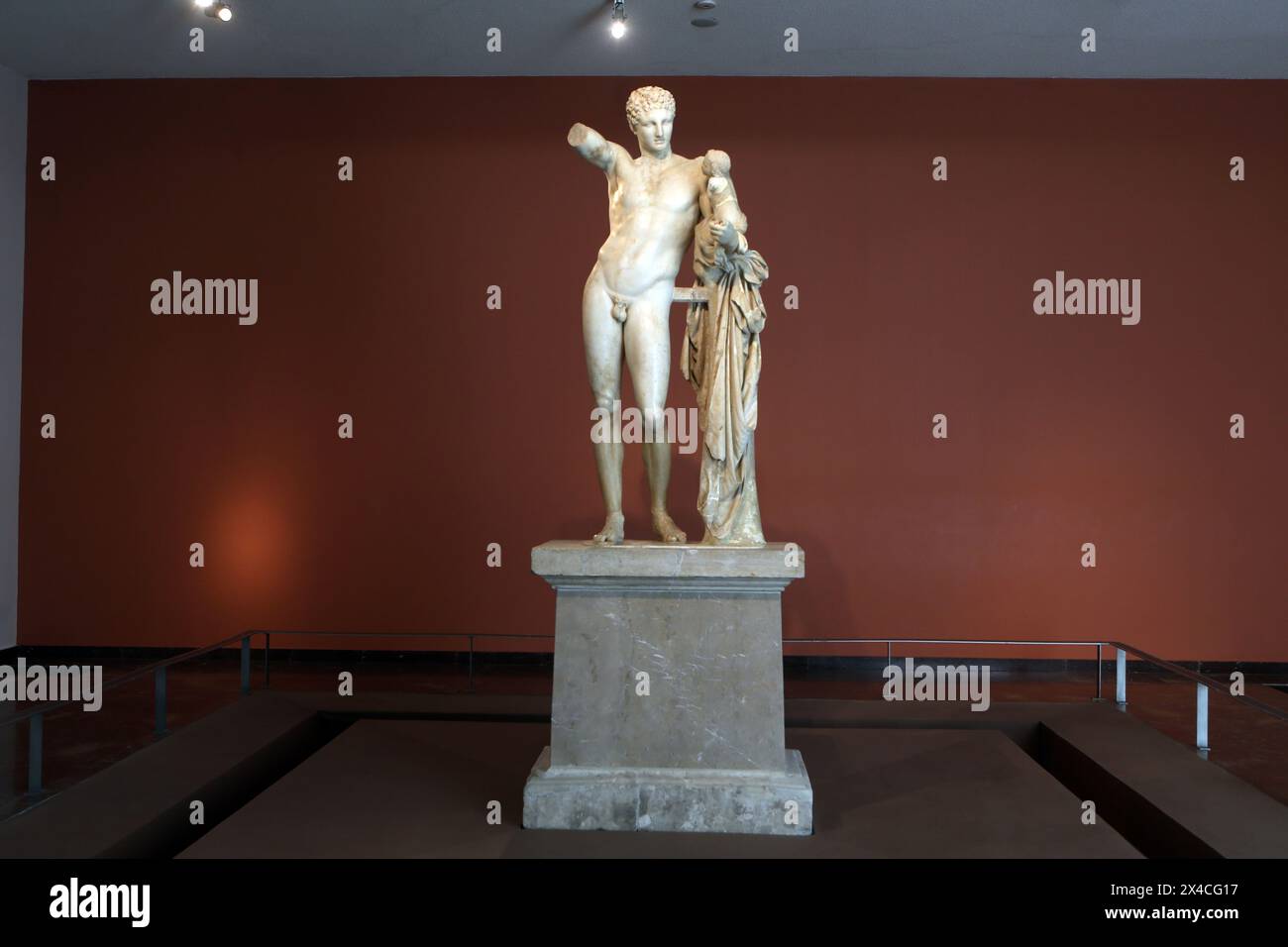 Hermes of olympia immagini e fotografie stock ad alta risoluzione - Alamy