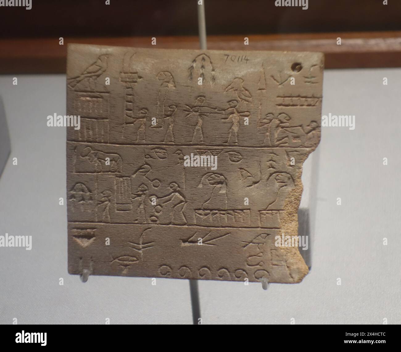 Geroglifici egizi numeri immagini e fotografie stock ad alta ...