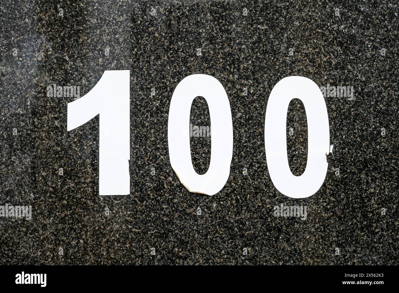 Numero 100 immagini e fotografie stock ad alta risoluzione - Alamy