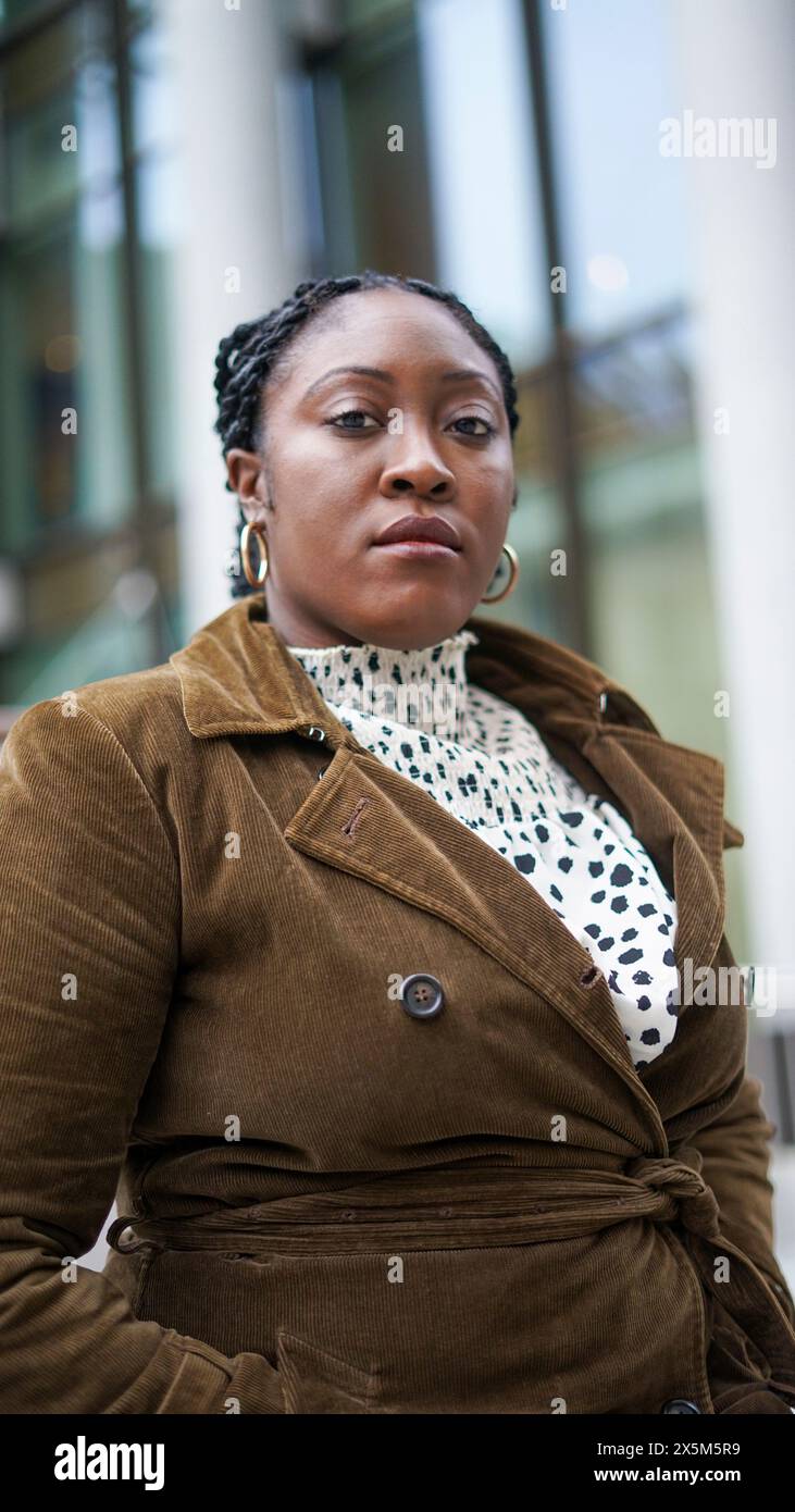 Metà adulto donna immagini e fotografie stock ad alta risoluzione - Alamy