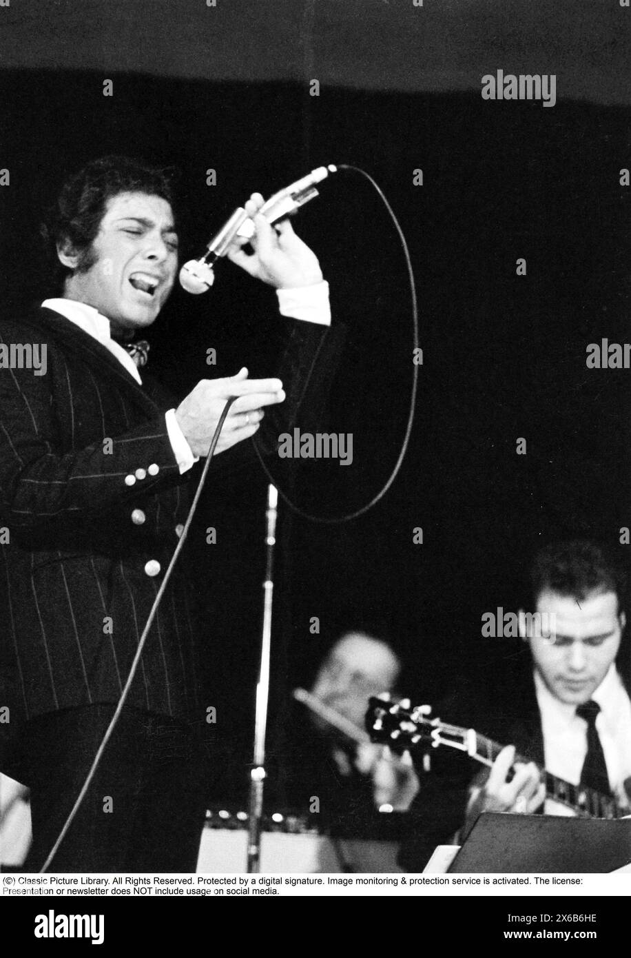 Paul Albert Anka OC (Toronto, 30 luglio 1941) è un cantante, cantautore ...
