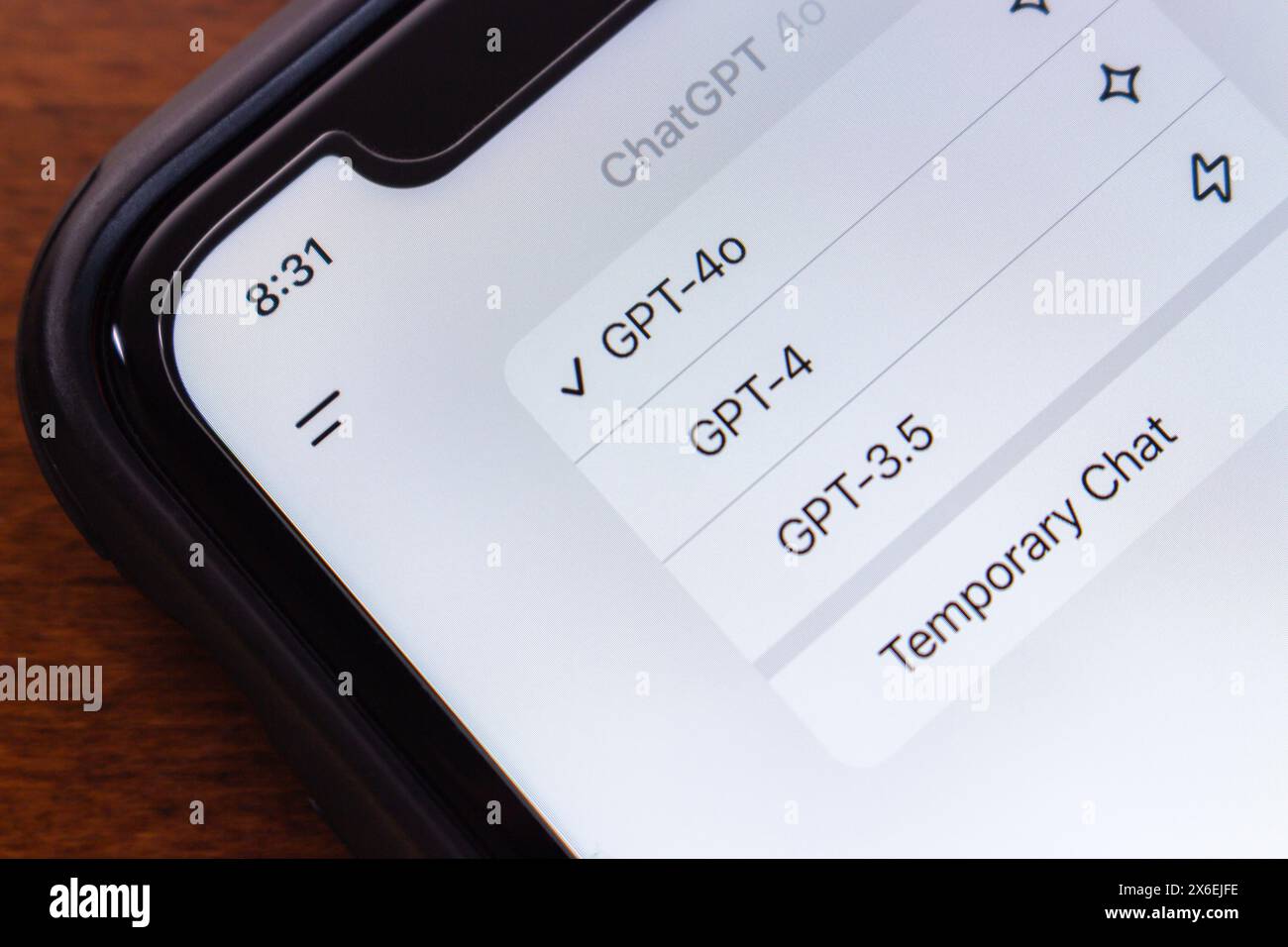 Vancouver, CANADA - 14 maggio 2024 : Una vista del menu del sito web di ChatGPT che mostra tre ...