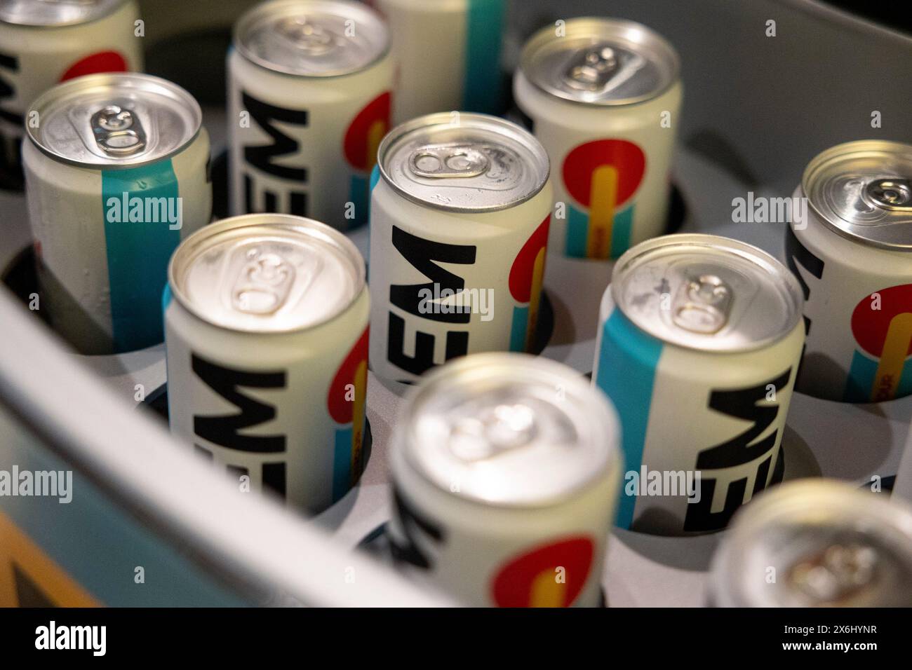 Lattine di BOEM soft drink, un progetto dei rapper italiani Fedez e ...