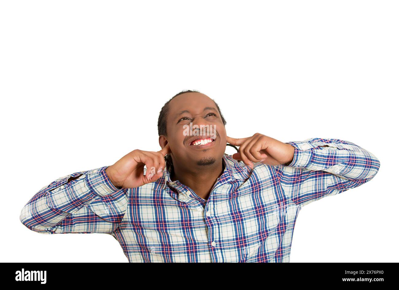 Primo piano ritratto giovane arrabbiato infelice stressato uomo che si ...