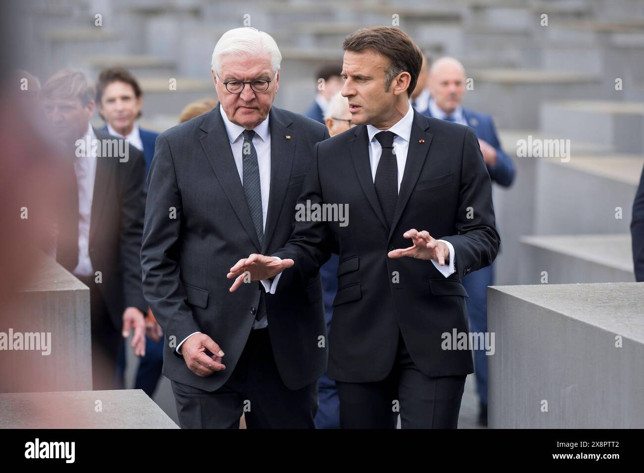 Emmanuel Macron, Kranzniederlegung am Holocaust-Mahnmal, Berlino, 27.05 ...