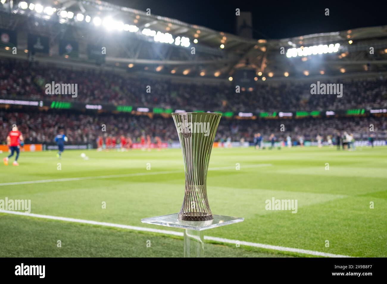 Atene, Grecia. 29 maggio 2024. Il trofeo visto prima della finale di ...