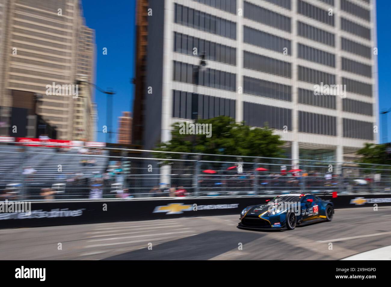 31 maggio 2024: Il pilota della Heart of Racing Ross Gunn (23) guida ...