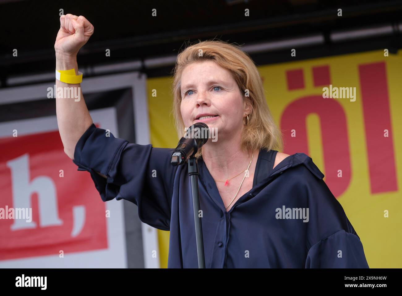 Schauspielerin und moderatorin immagini e fotografie stock ad alta ...
