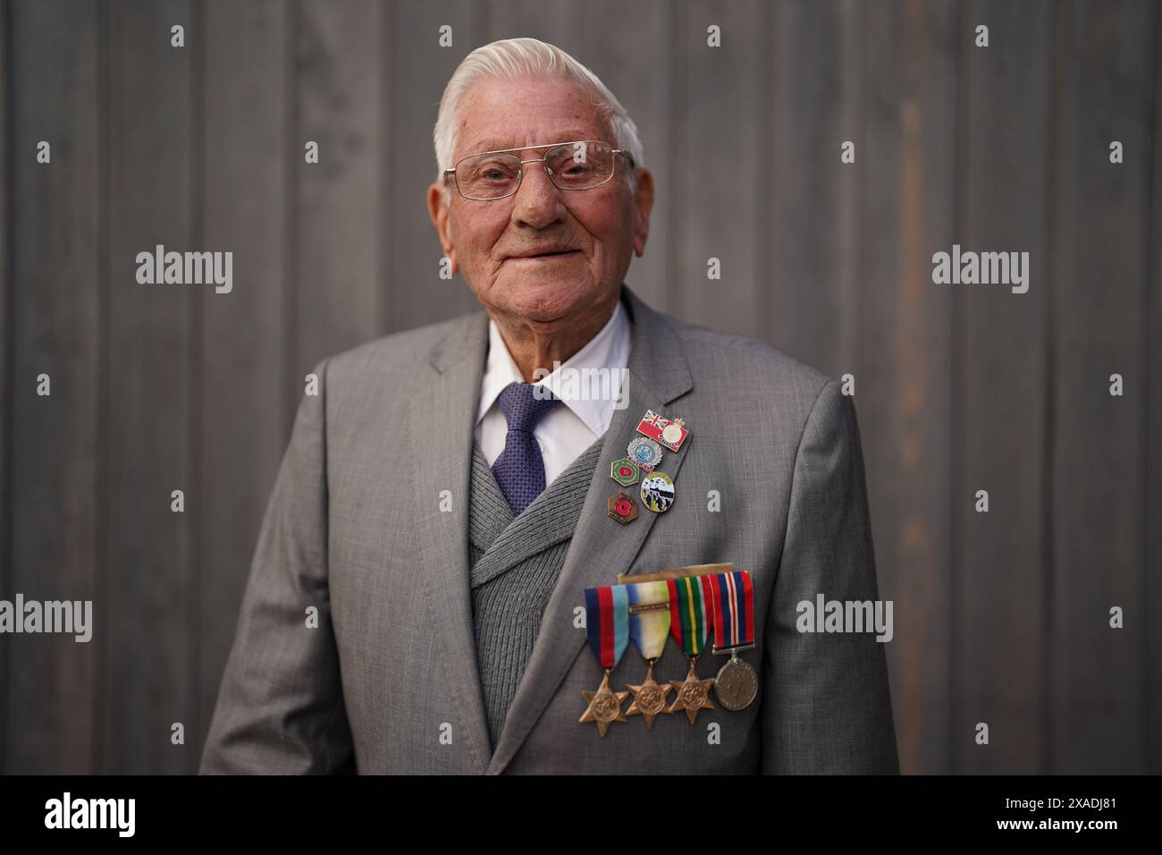 Veterano John Davies, 101 anni, al servizio della Royal British Legion ...