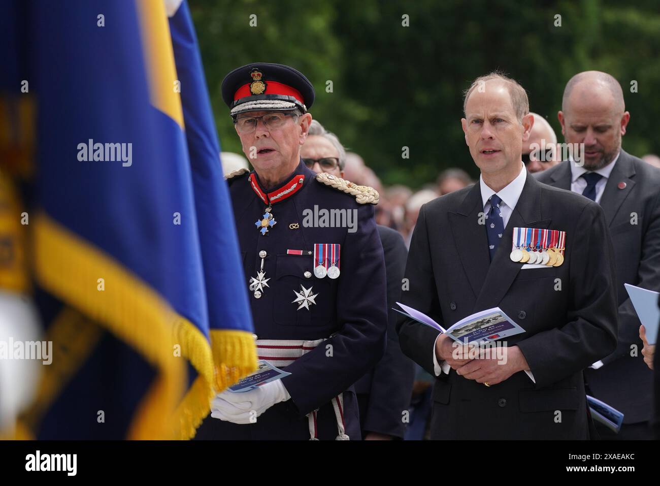 Il duca di Edimburgo (a destra) durante il servizio della Royal British ...