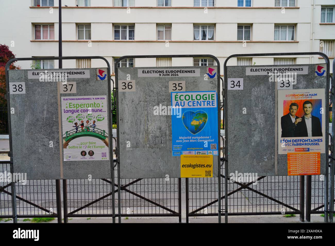 PARIGI, FRANCIA – 2 giugno 2024 - Vista dei manifesti elettorali per le ... PARIGI, FRANCIA – 2 giugno 2024 - Vista dei manifesti elettorali per le ...